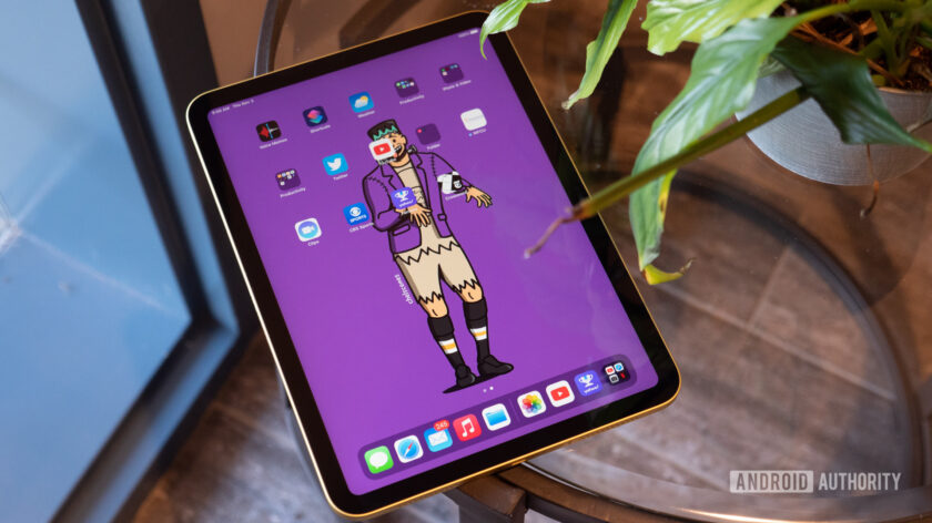 Deals: Should you get the Apple iPad A16 or the 10th Generation ...