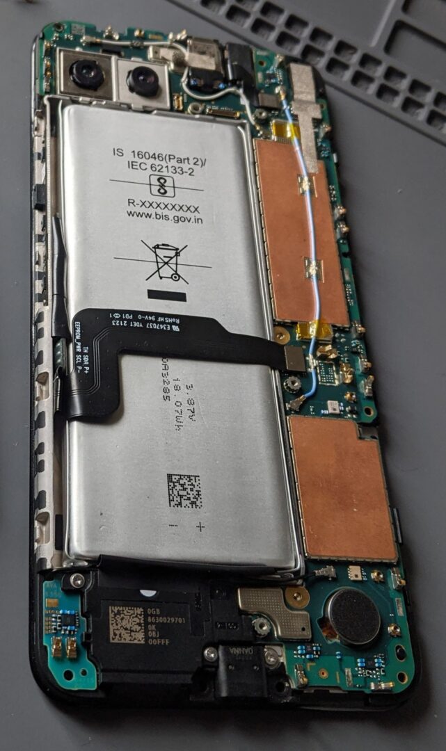Someone fitted a Pixel 5a battery into a Pixel 4a for 17% extra battery life