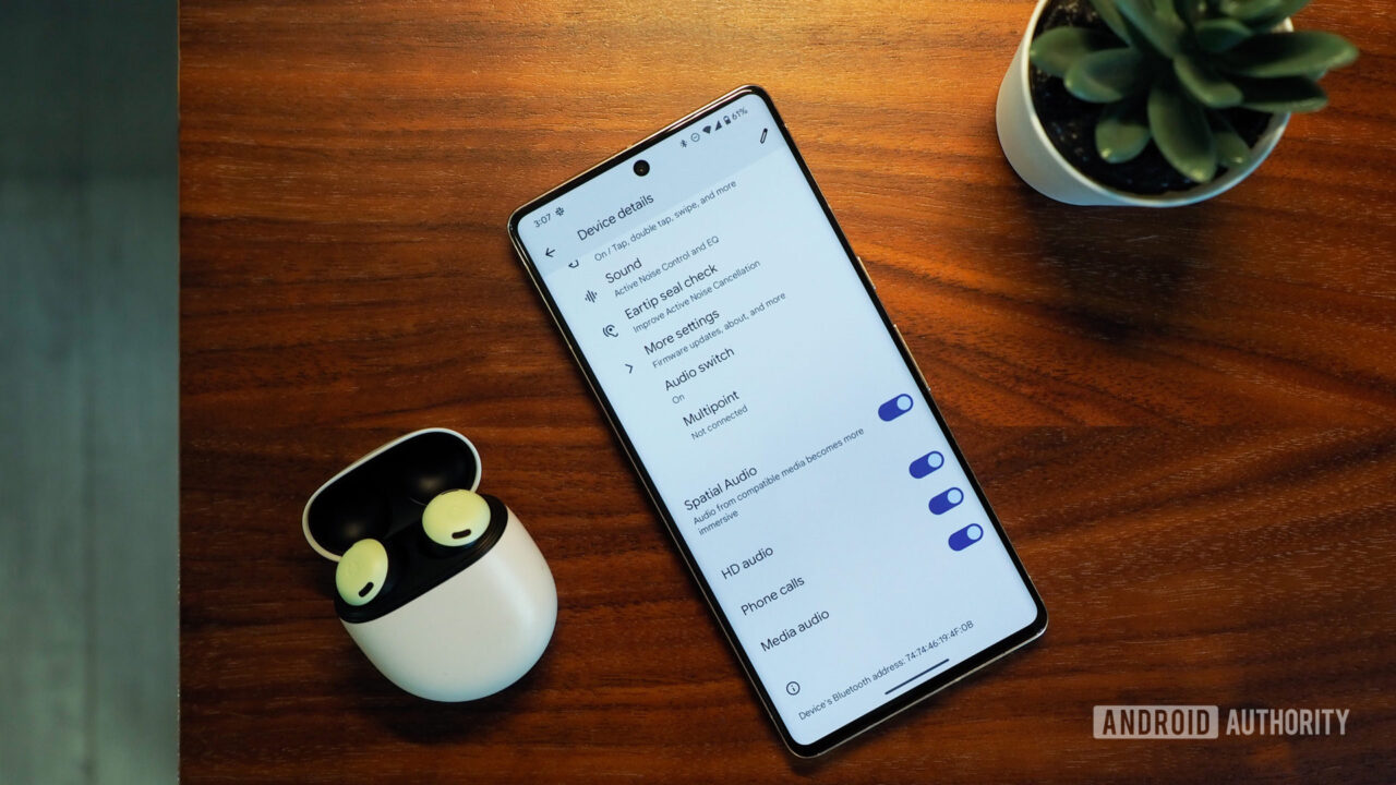 Does the Google Pixel 7 have a headphone jack? - Android Authority