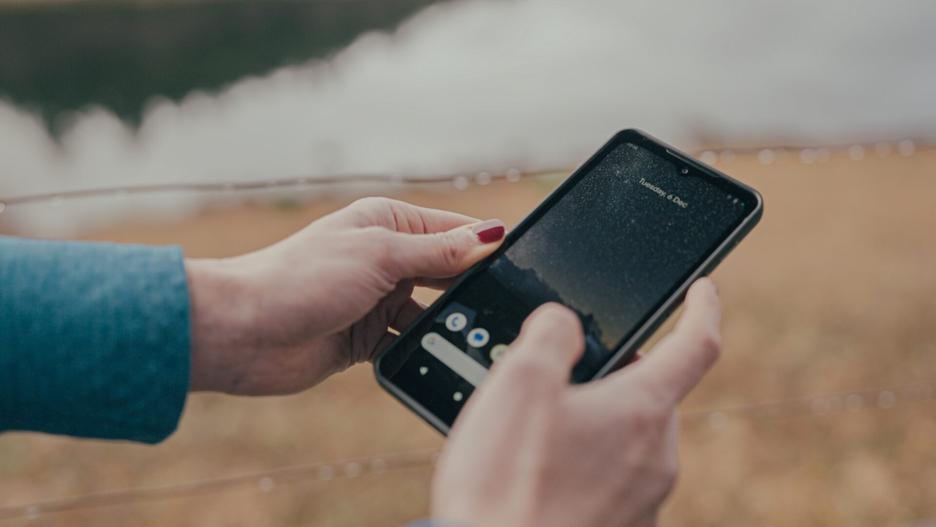 Motorola Defy 2 becomes first Android phone with built-in satellite texting