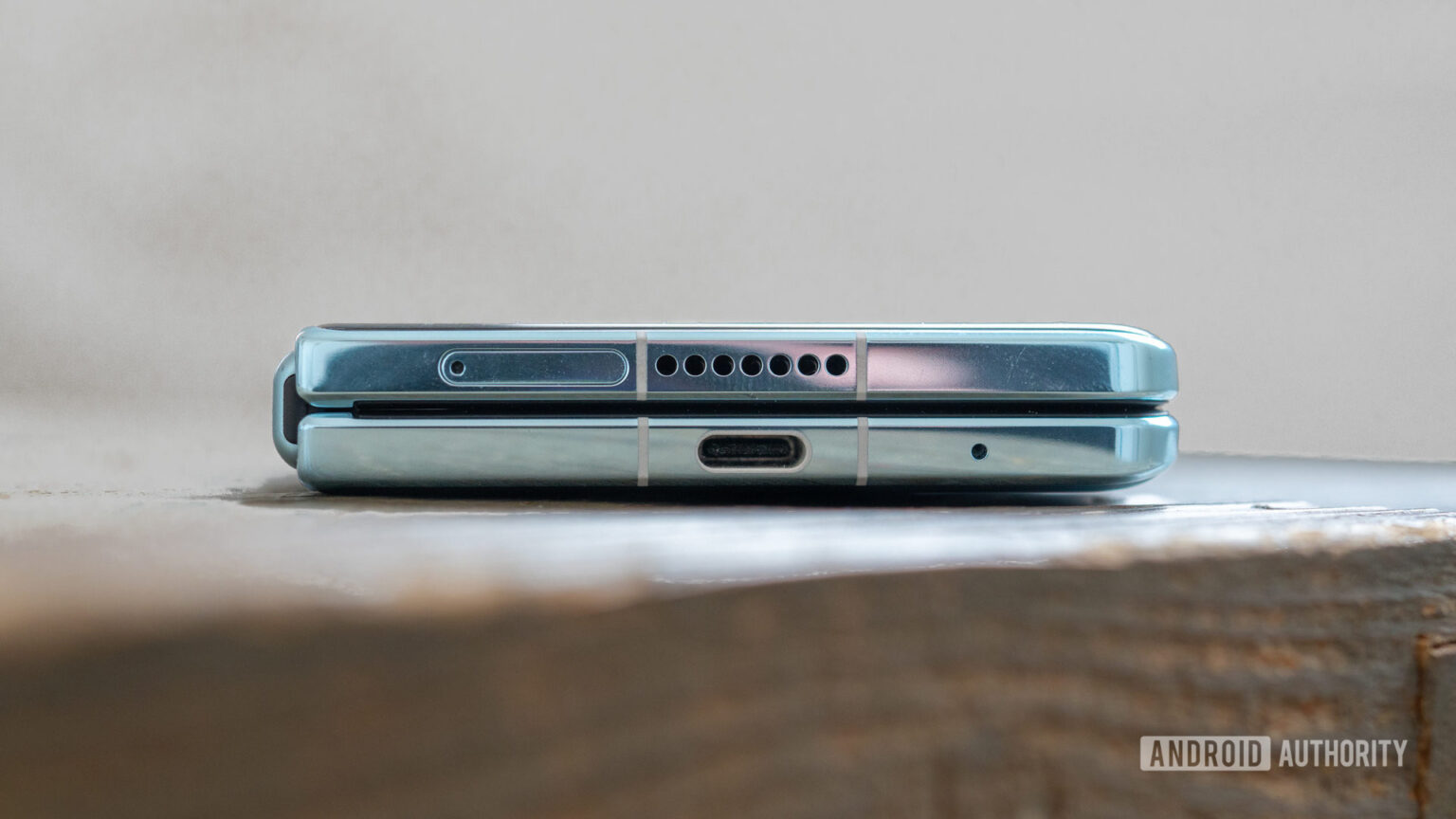 How to clean a USB-C port - Android Authority