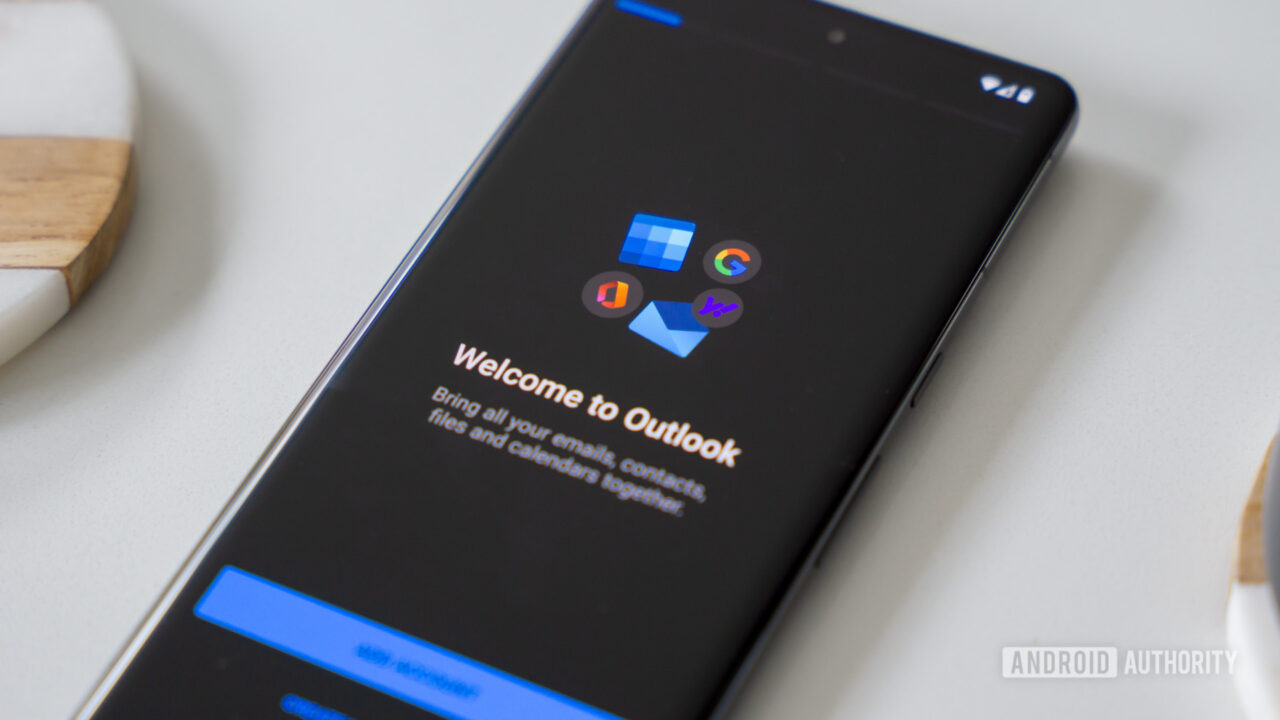 Gmail vs Outlook on Android: I see one clear winner - Android Authority