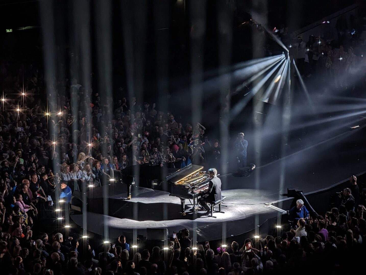 The Pixel 7 Pro is my ultimate phone camera for concerts