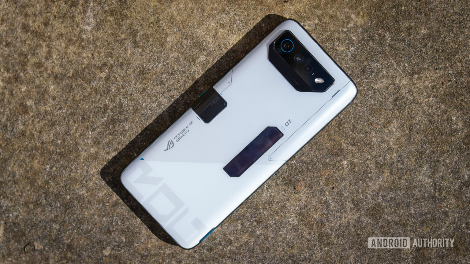 You can now buy the ASUS ROG Phone 7 in the US - Android Authority