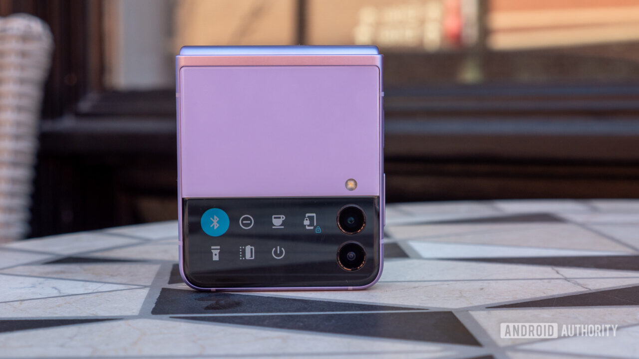 Coverscreen OS makes me excited for the Galaxy Z Flip 5