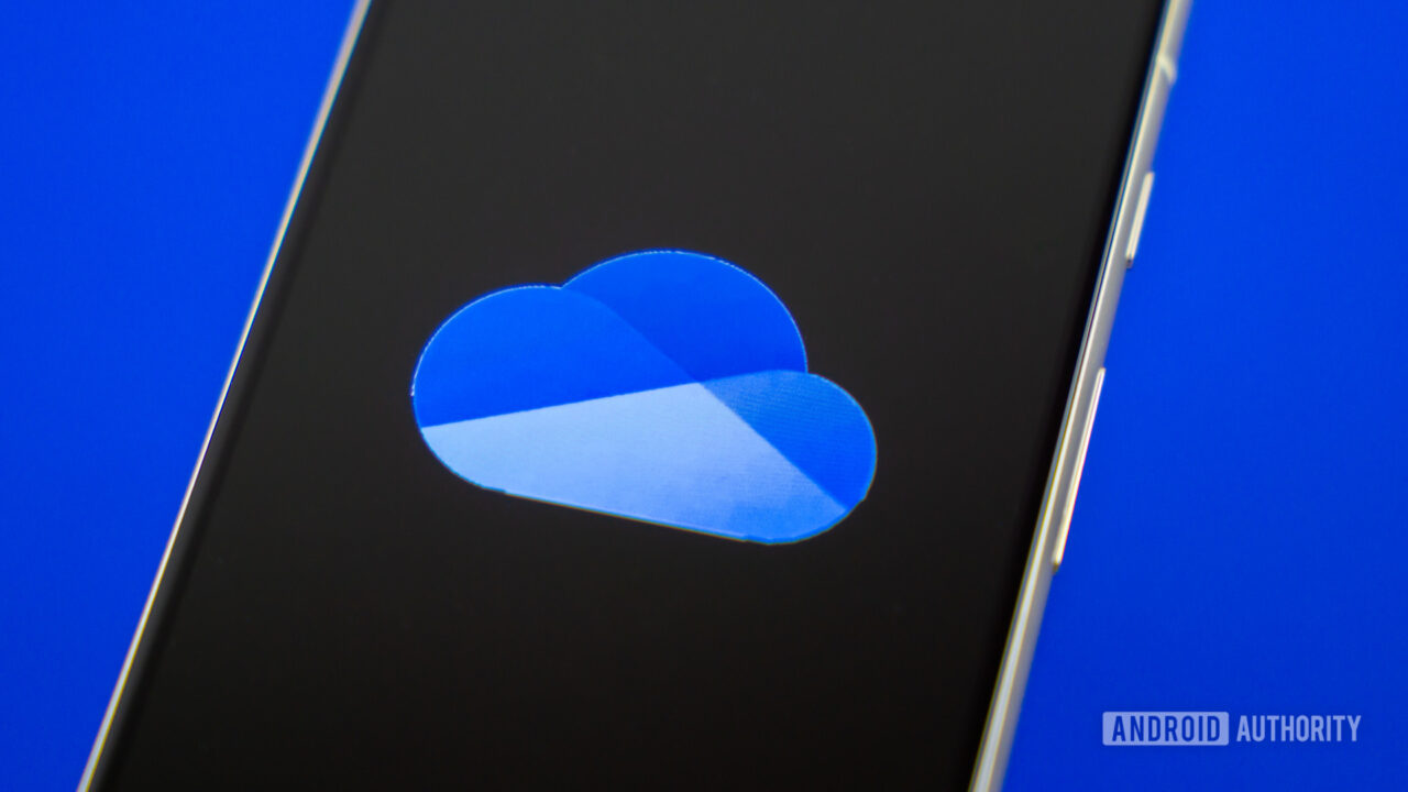 Microsoft OneDrive adds offline mode to web app to rival Google Drive
