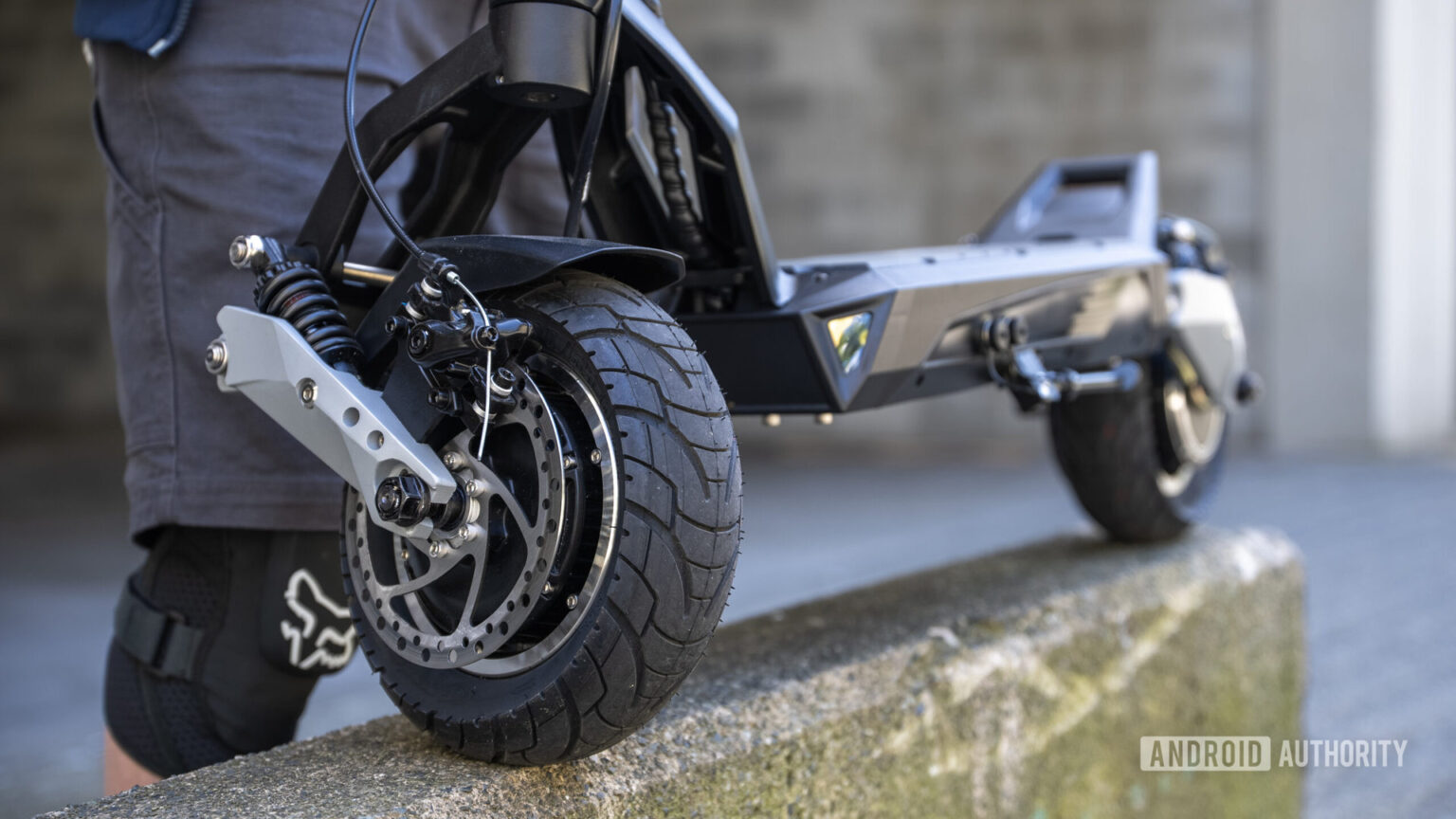 Apollo Phantom V3 review: A new standard for electric scooters at 41mph