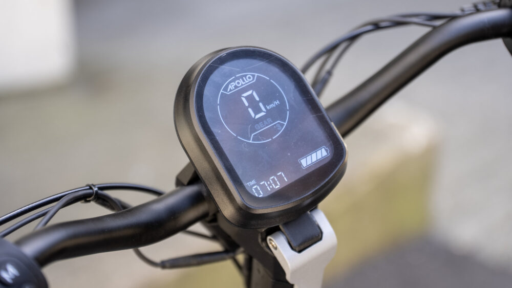 Apollo Phantom V3 review: A new standard for electric scooters at 41mph