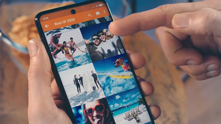 Simple Gallery Pro is a free and open source gallery app