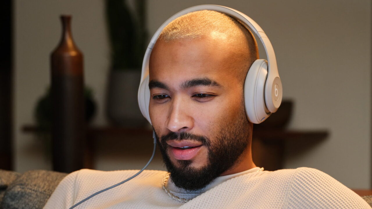 How to turn Beats Studio Pro noise-cancelling on or off - Android Authority