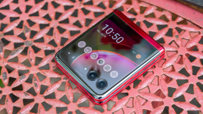 This is the lowest price we've seen the Motorola Razr Plus 2023 hit ...