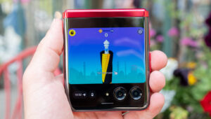 Motorola Razr Plus review: Should you buy it? - Android Authority