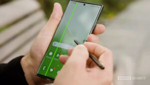 How to fix the green line issue on your Android phone's screen