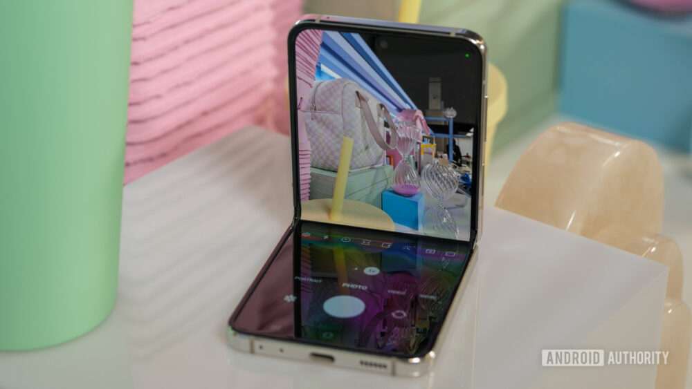 Here's how long your Flip 5, Fold 5 screens will last in very cold weather