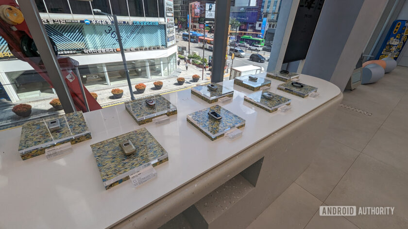 Here's what the Samsung flagship store in Seoul is like
