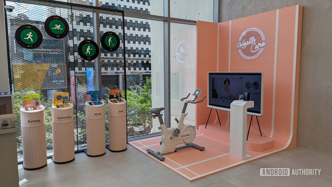 Here's what the Samsung flagship store in Seoul is like