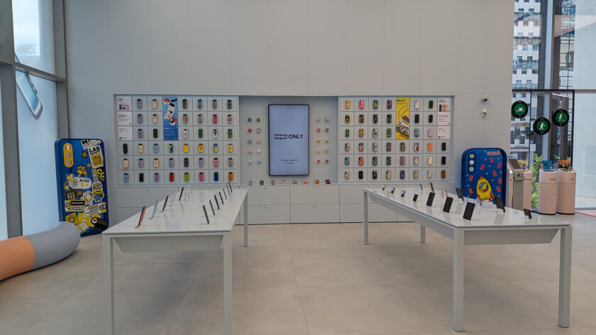 Here's what the Samsung flagship store in Seoul is like