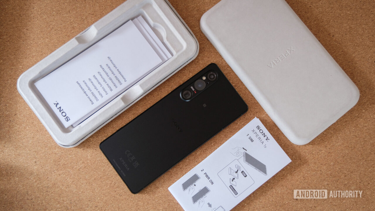 Sony Xperia 5 V vs Xperia 1 V: Which should you buy?