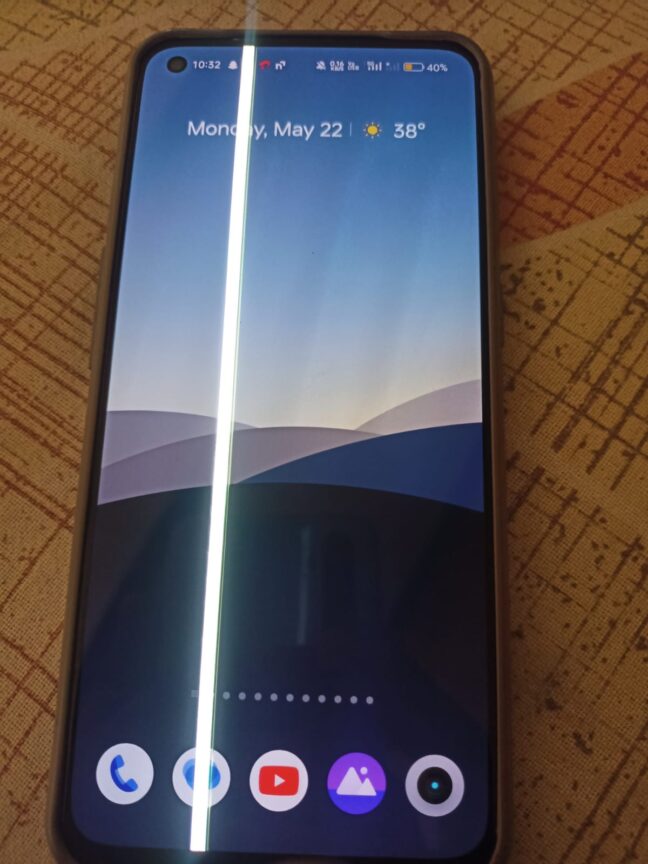 How to fix vertical or horizontal lines on your phone screen