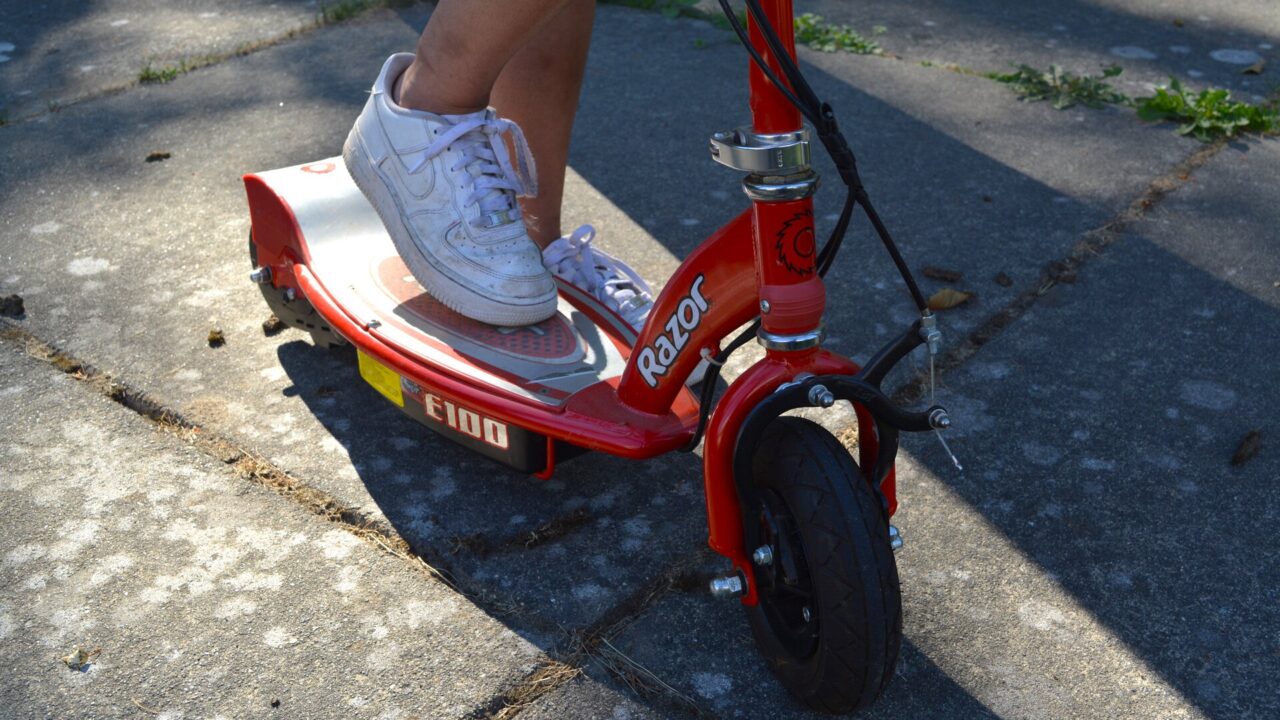 Razor E100 review: A solid electric scooter for kids - Android Authority