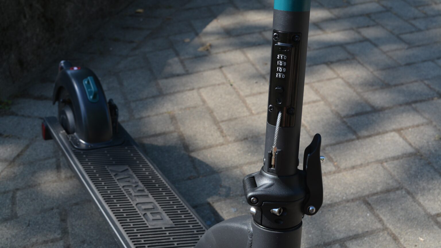 Gotrax Gmax Ultra review: Is it worth it? - Android Authority