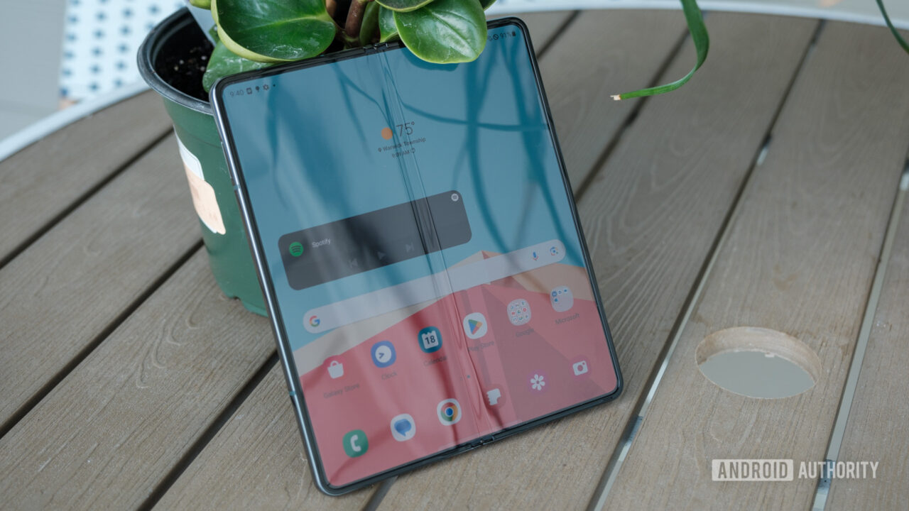 The Pixel Fold should copy this display feature from Samsung's foldables