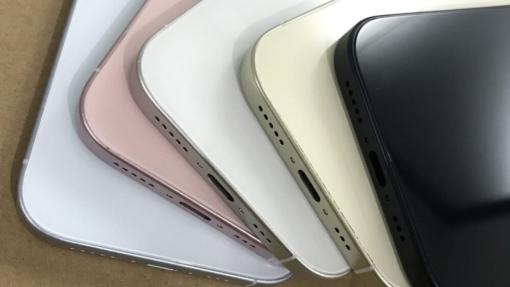 iPhone 15 dummy models show off bland color options in new leak