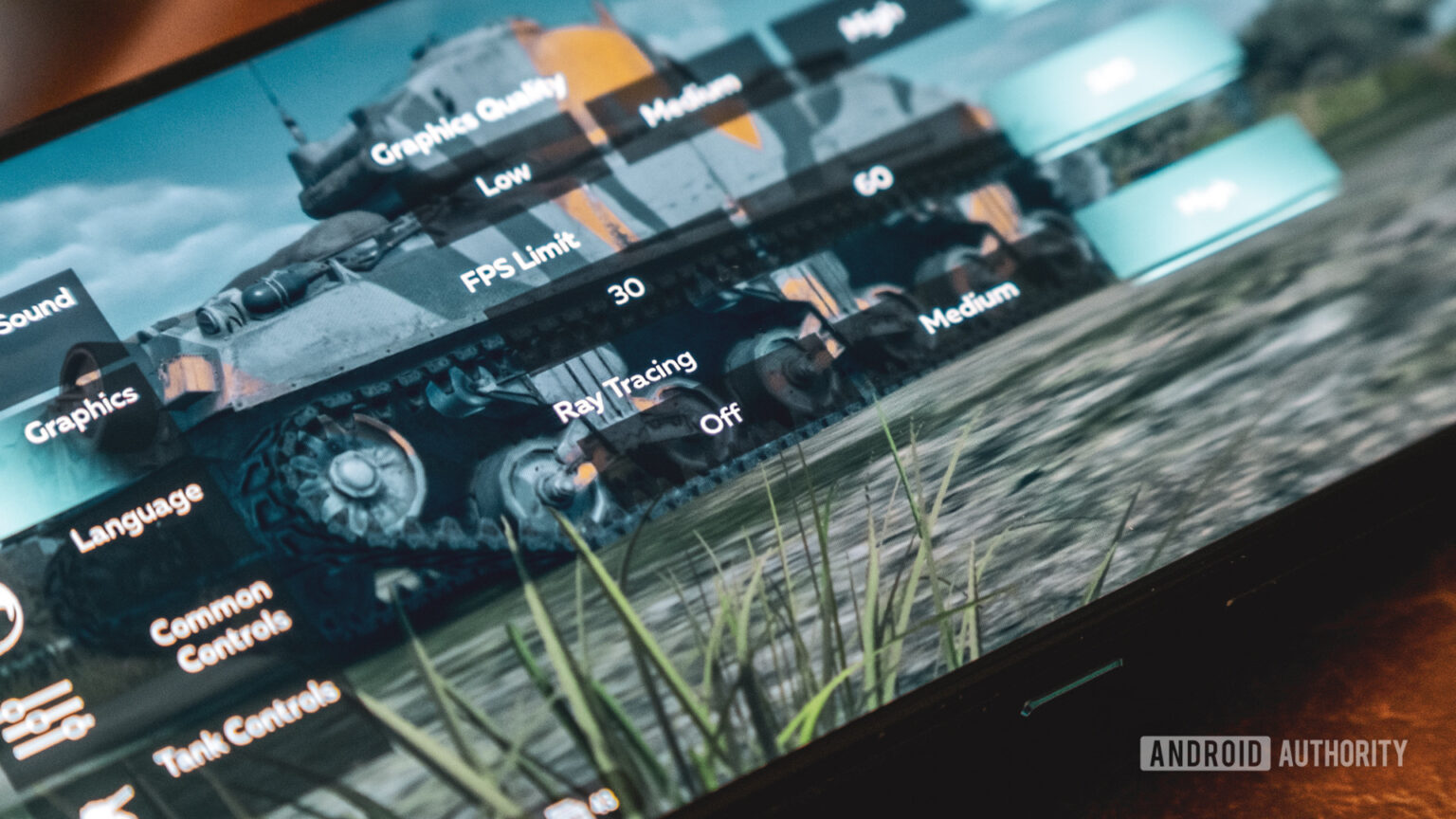War Thunder Mobile brings ray tracing to phones, is there a difference?