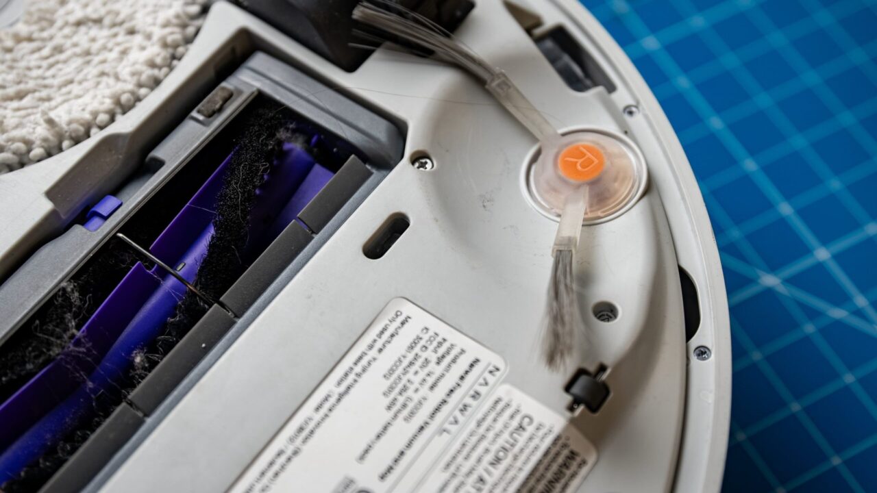 Cleaning with Narwal Freo: Big savings for spotless floors - Android ...