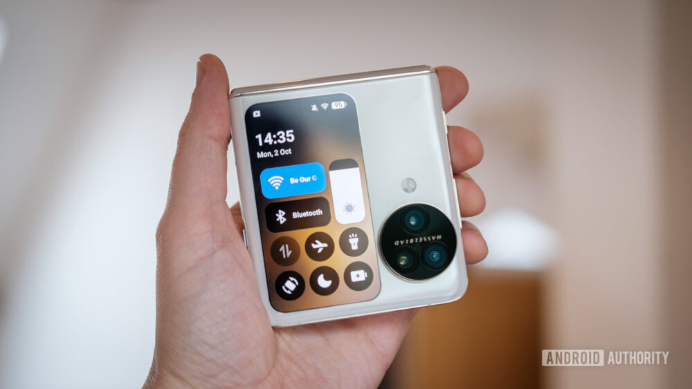 A OnePlus flip foldable could be coming with a rare feature