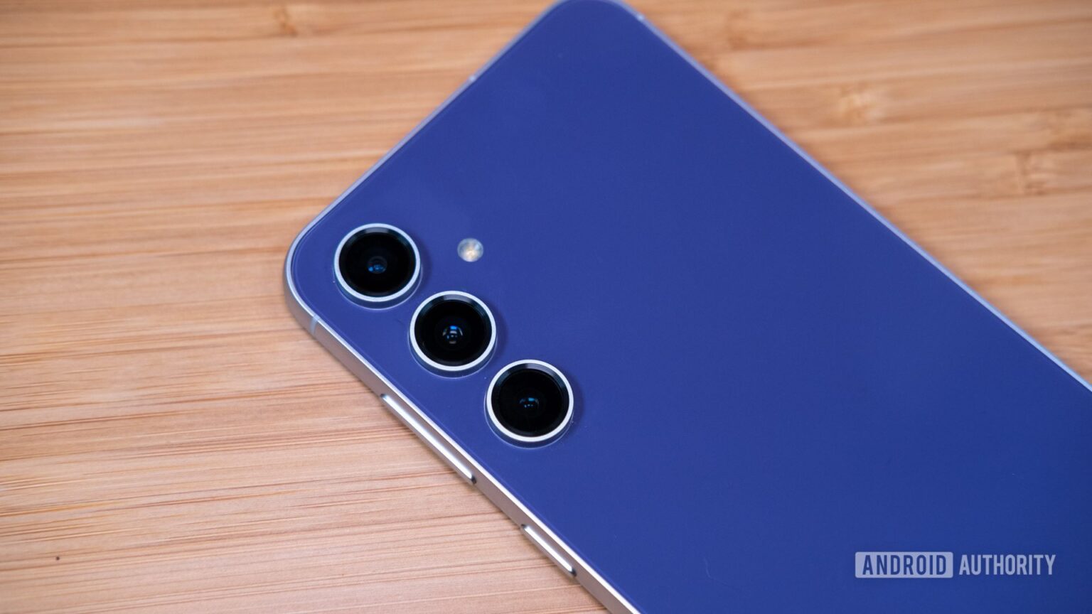 How to take a screenshot on the Samsung Galaxy S23 phones