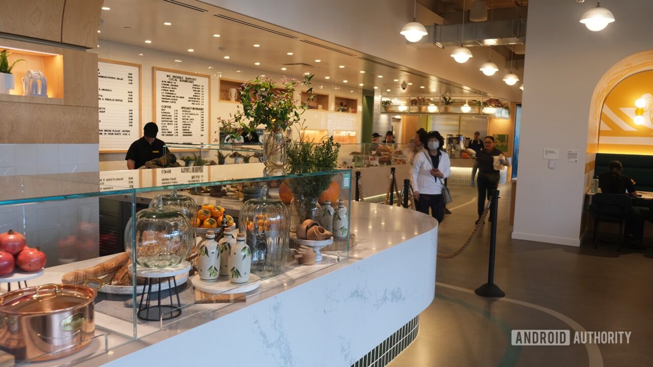 I went to the Google Visitor Experience, and here's what it's like!