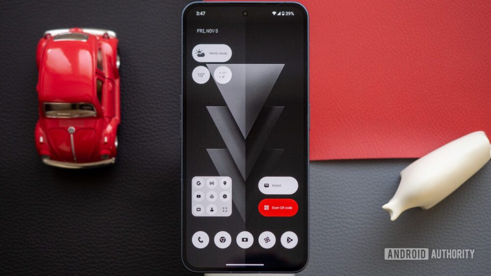 Monochrome themes aren't boring. The Nothing Phone 2 convinced me of that.