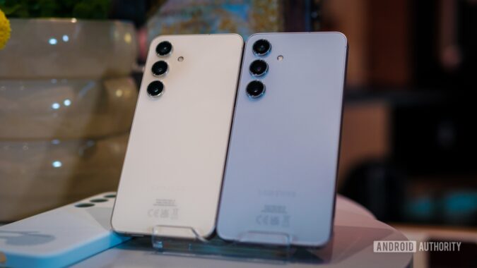 Not so 'sparkly' Galaxy S25 and S25 Plus colors appear in new leak