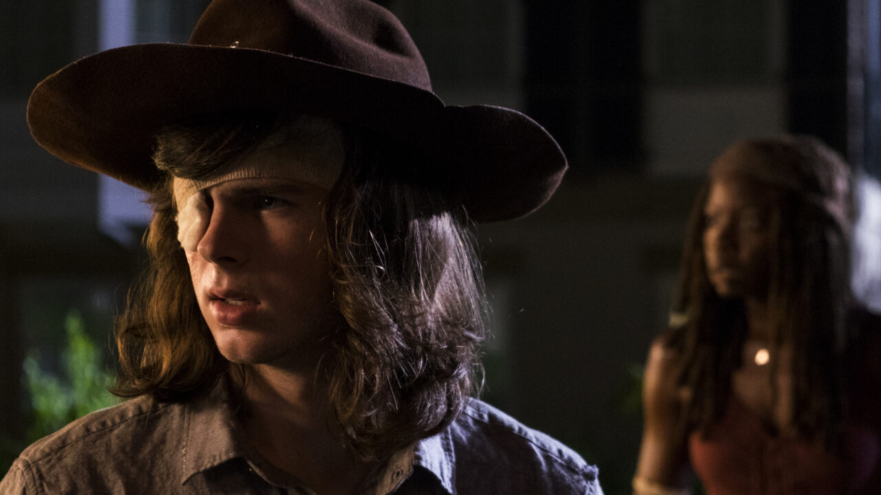 What episode does Carl die in The Walking Dead, and how?