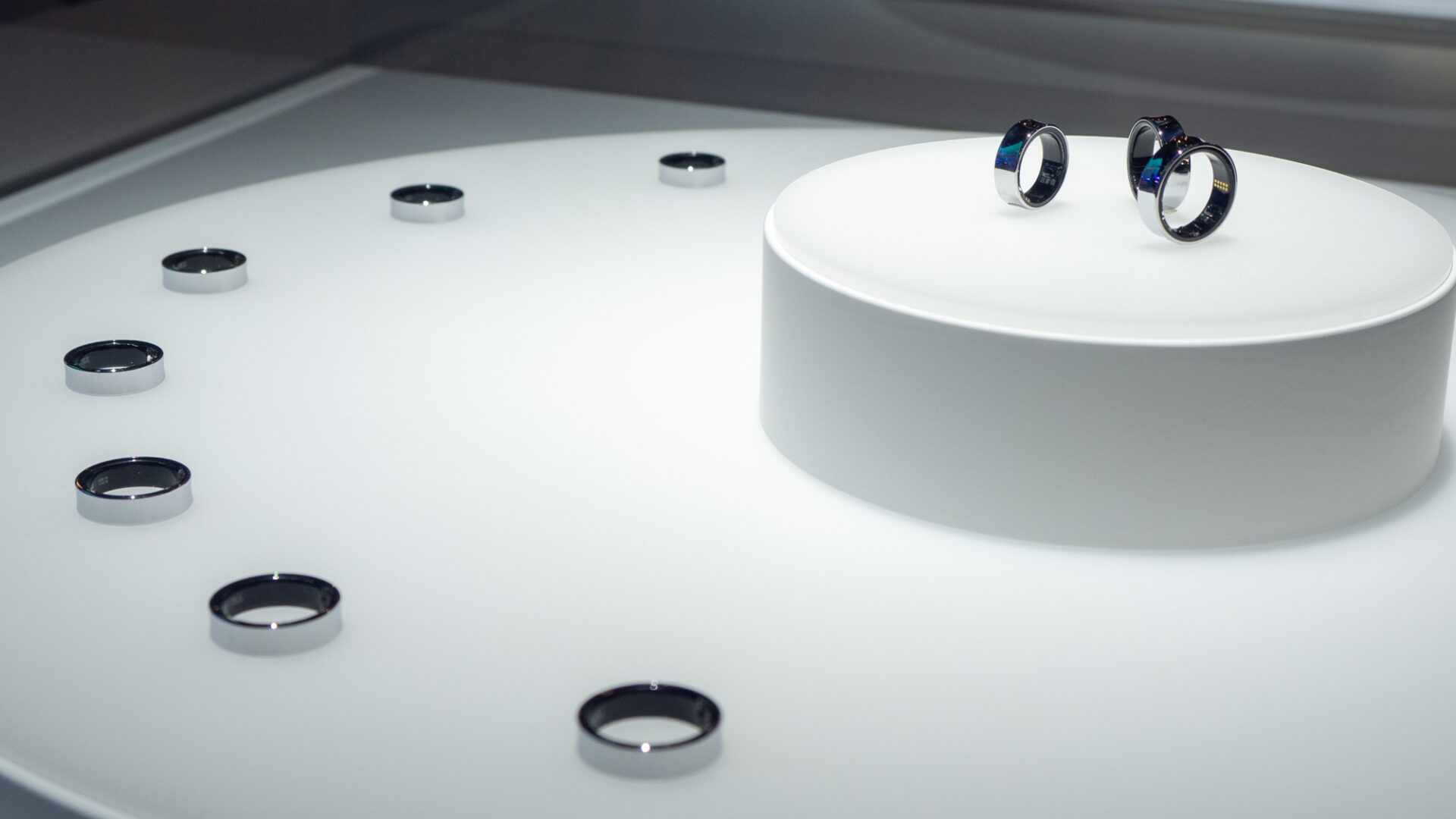 Samsung Galaxy Ring vs Oura Ring: First impressions