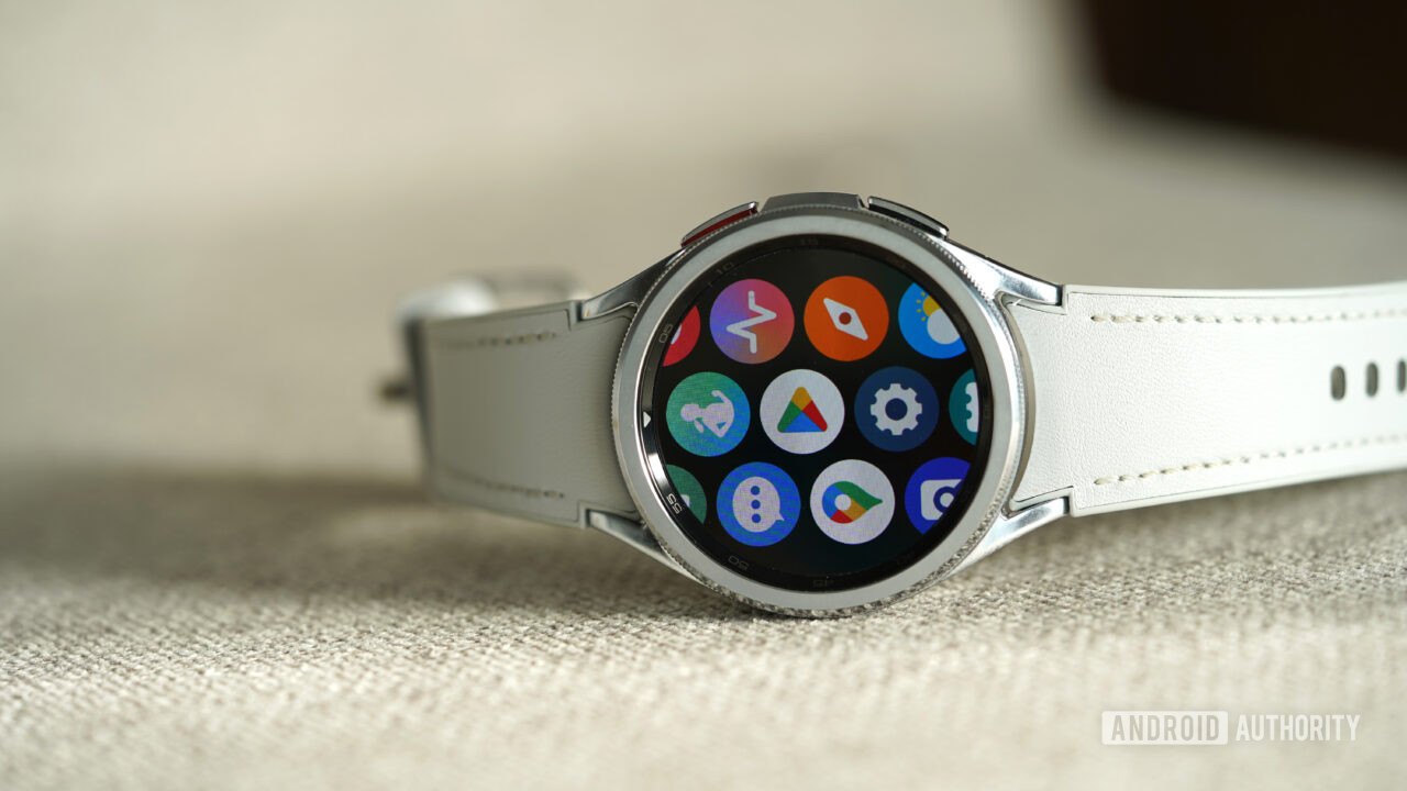 One UI 6 Watch is starting to arrive on older Galaxy models in the US