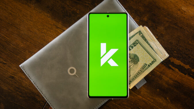 Mint Mobile vs Cricket Wireless: Which is better for you?