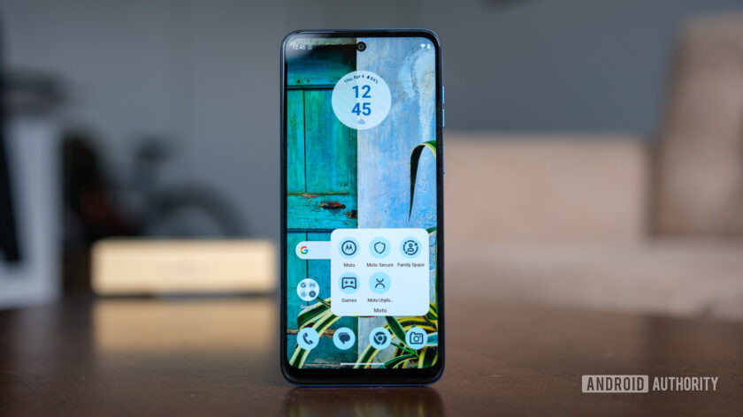 Motorola Moto G Play (2024) review: Should you buy it? - Android Authority