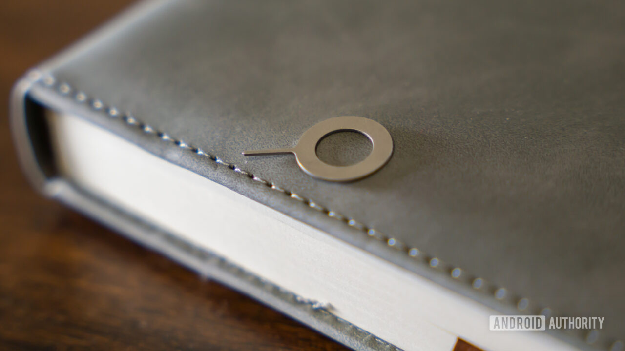 No SIM available or invalid SIM on your iPhone? Let's fix it