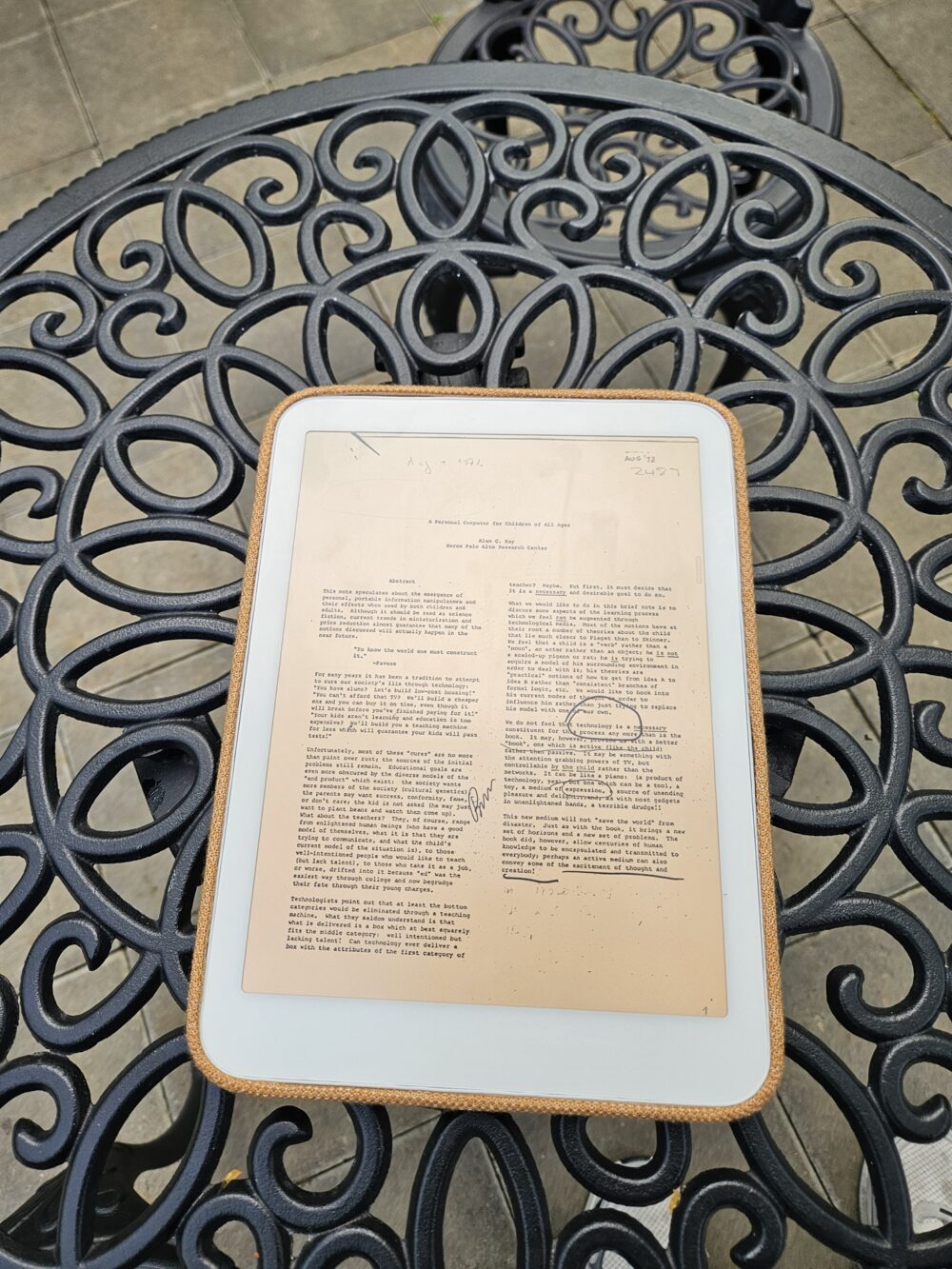 First look at the Daylight DC1 eReader and its game-changing display