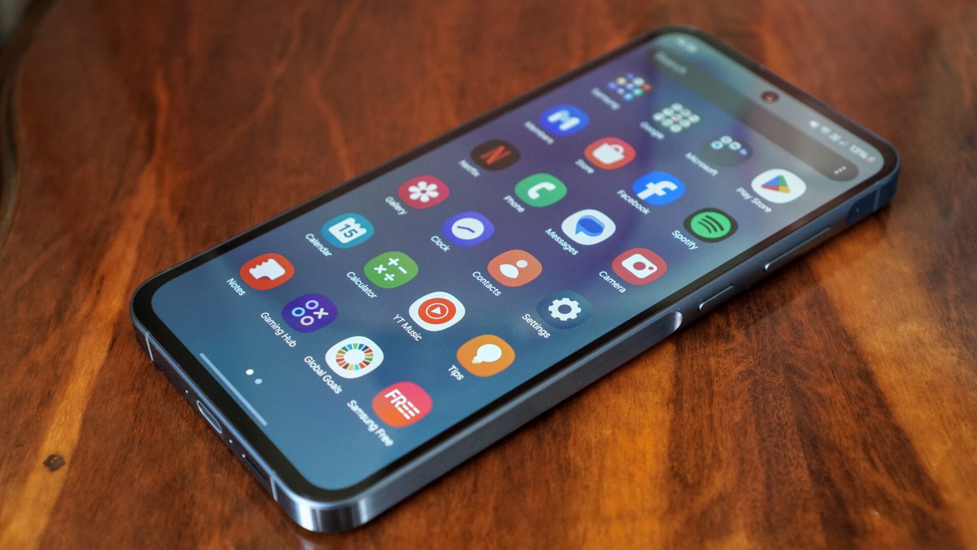 Which Samsung phones will get the Android 15 update, and when?