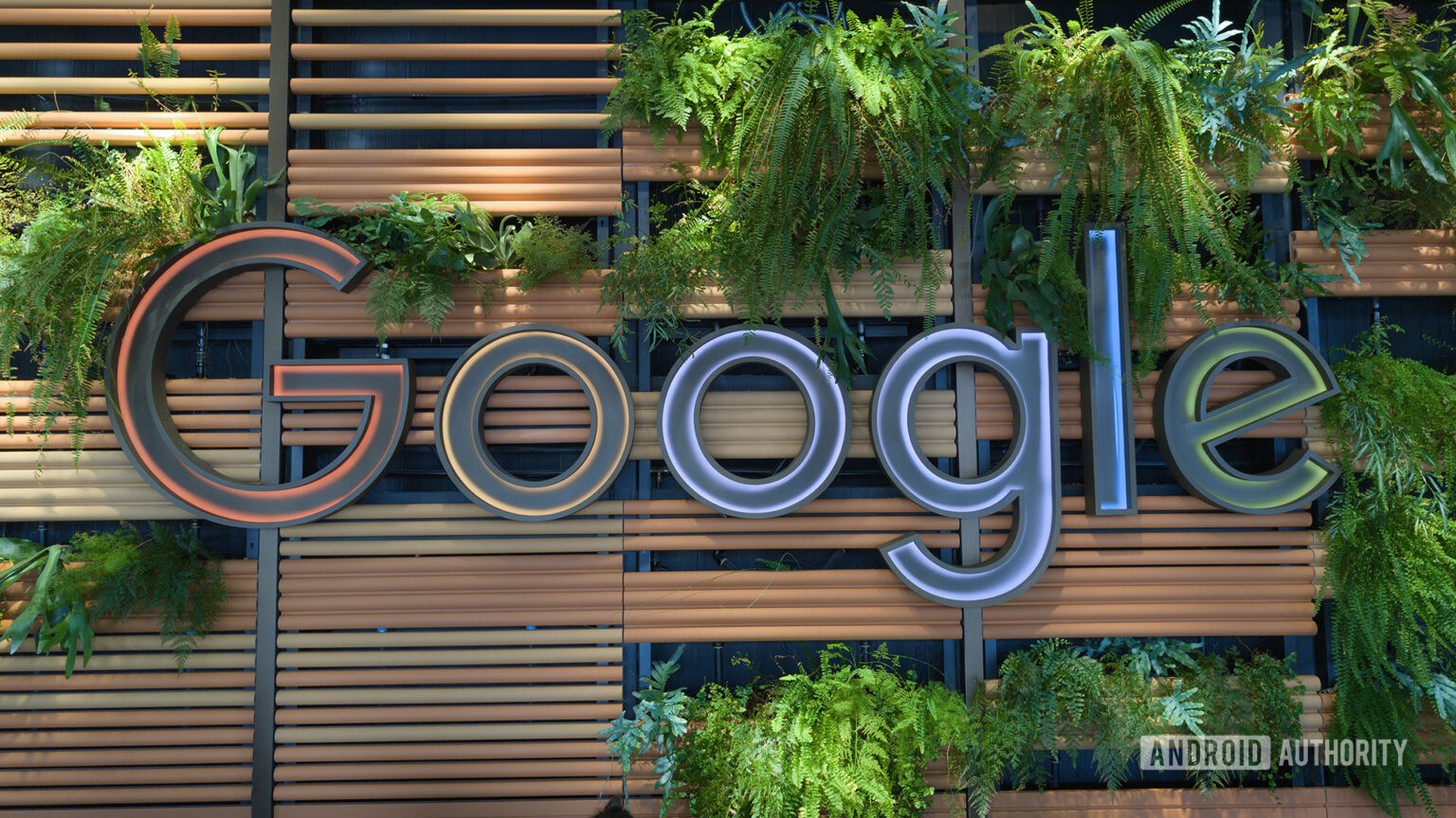 Google catches you up with 5-minute Daily Listen news summaries ...
