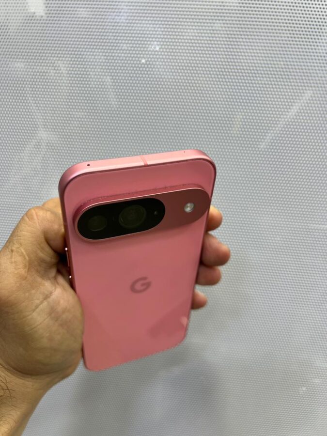 This is the Pixel 9 in its new pink color, check it out! - Android ...