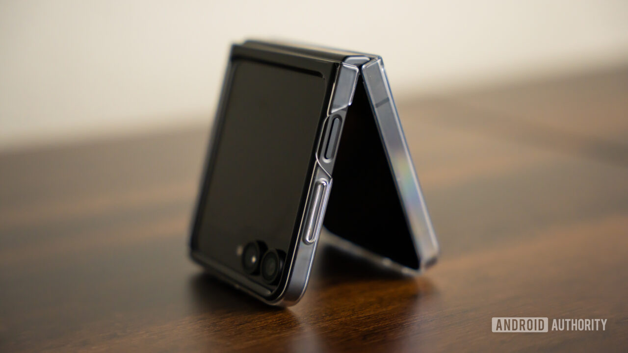 Samsung Galaxy Z Flip 6 problems and how to fix them - Android Authority