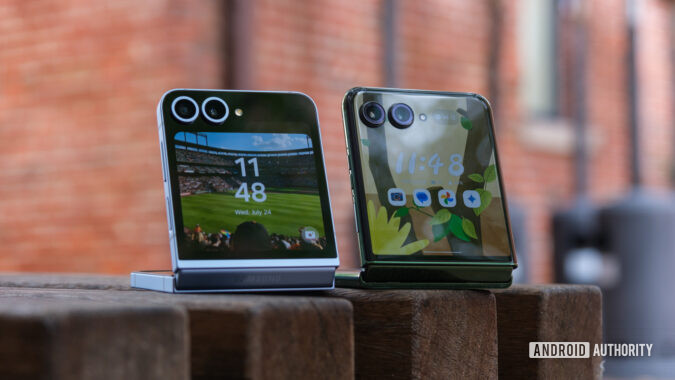 It finally feels like Google is ready for a Pixel Flip... next year ...