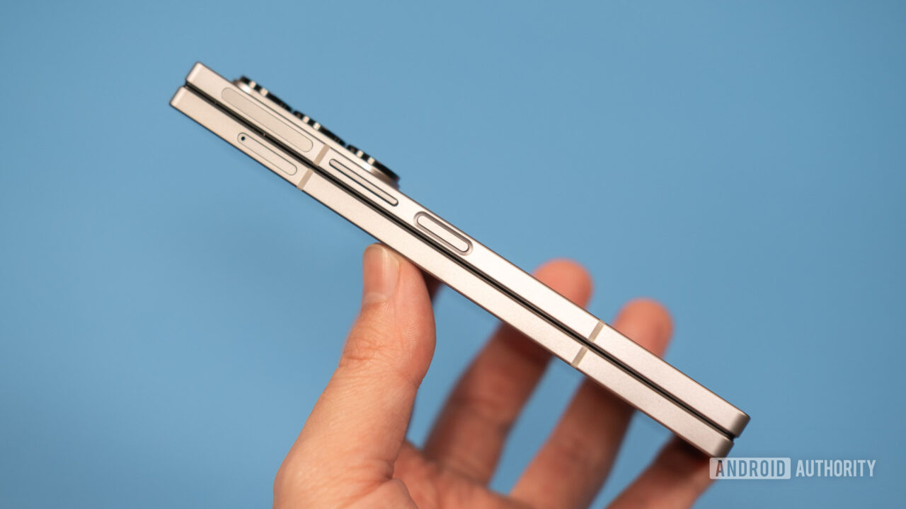 Samsung Galaxy Z Fold 6 problems and how to fix them - Android Authority