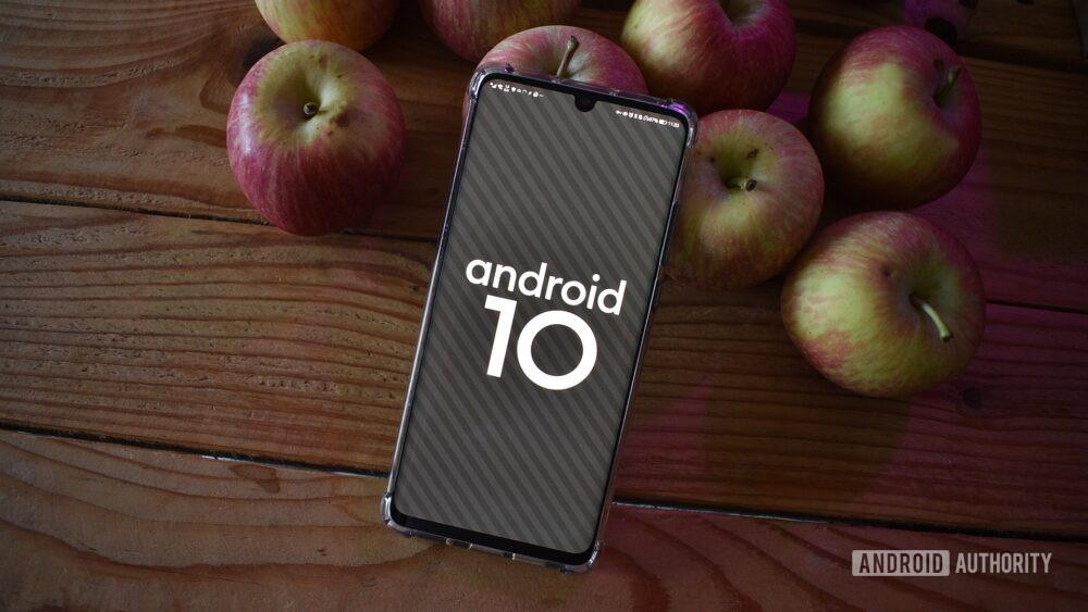 Here's why I still keep this old Android 10 phone in my back pocket