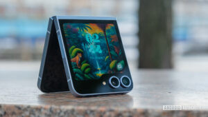 Samsung Galaxy Z Flip 6 problems and how to fix them - Android Authority
