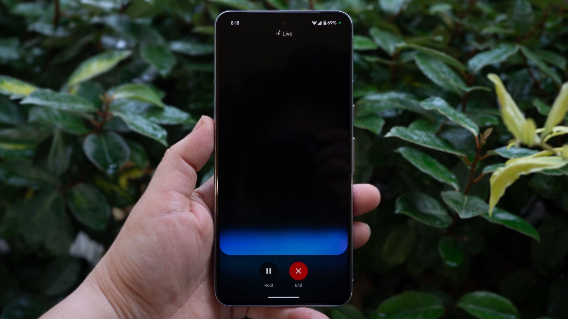 Gemini Live Now Bar controls could feature new call-like interface ...